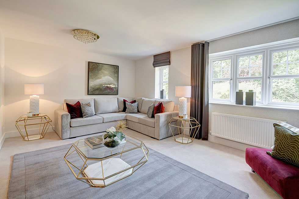 New homes in Ifield, West Sussex. Welcome to Summerswood.