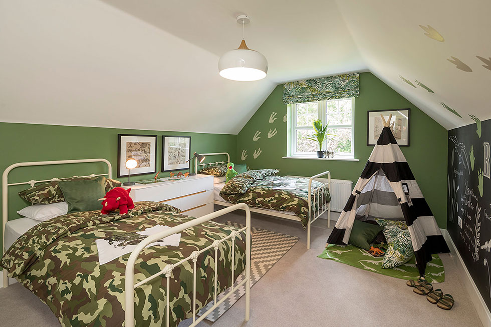 New homes in Ifield, West Sussex. Welcome to Summerswood.